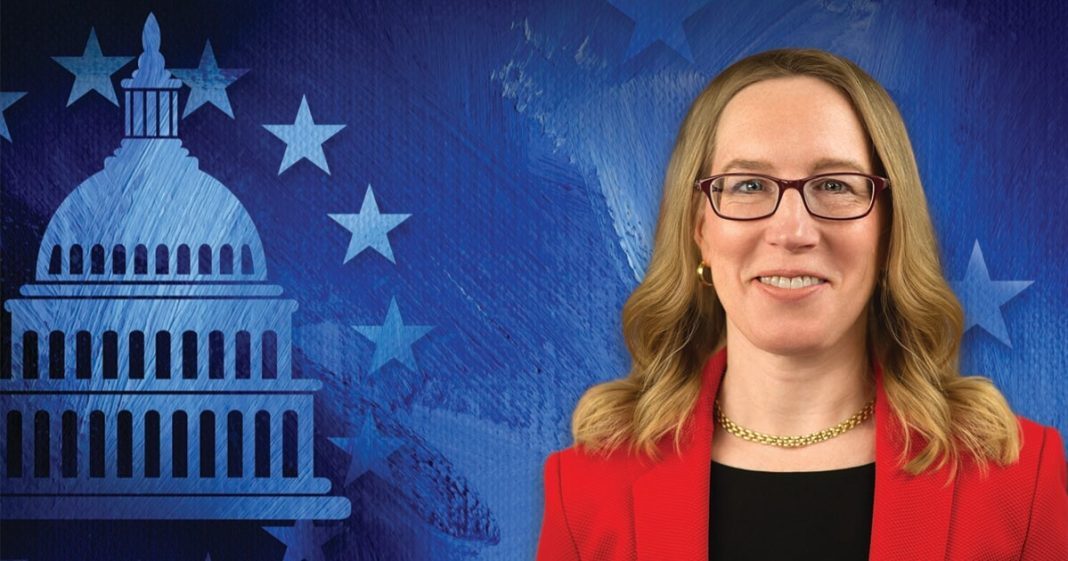 “Crypto Mom” Hester Peirce bất ngờ thông báo rời SEC, cộng đồng tiền số ...